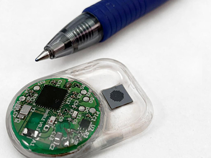 Scientists made a Bluetooth implant which release the dose of medicine ...