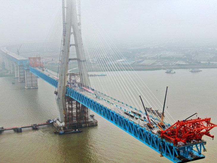 The world's largest road-rail cable bridge tower will be completed, up ...
