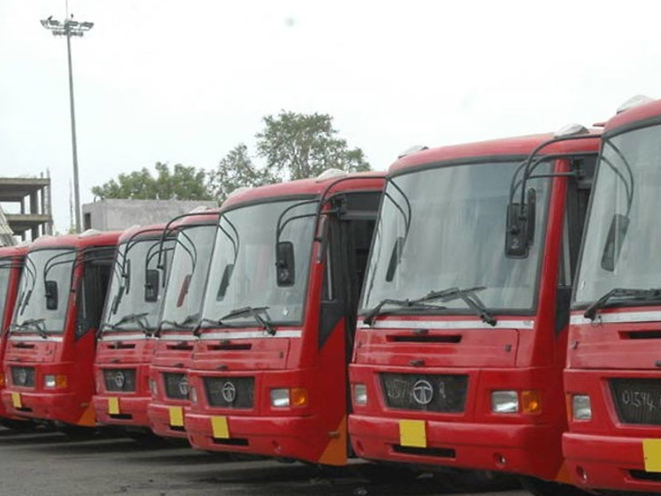 300 conductorless buses will run bu AMTS, use only Janmitra card for ...