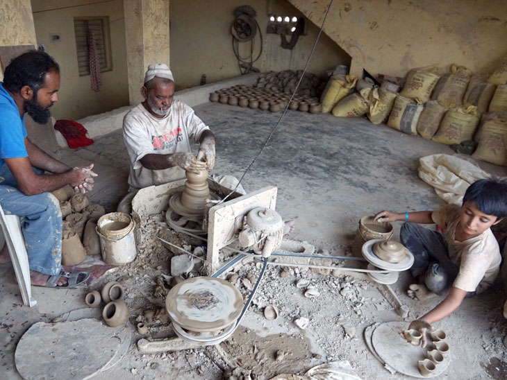 Muslim families for decades to make Mataji Garba | માતાજીના ગરબા બનાવવા ...