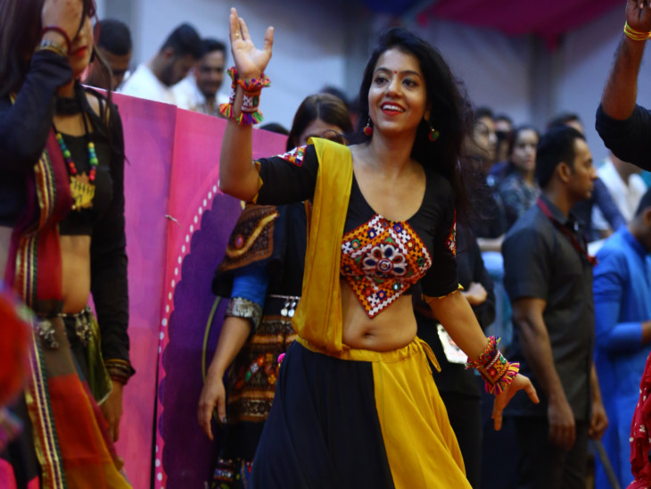 second day of Navratri, Surati garba players play garba on ground in surat