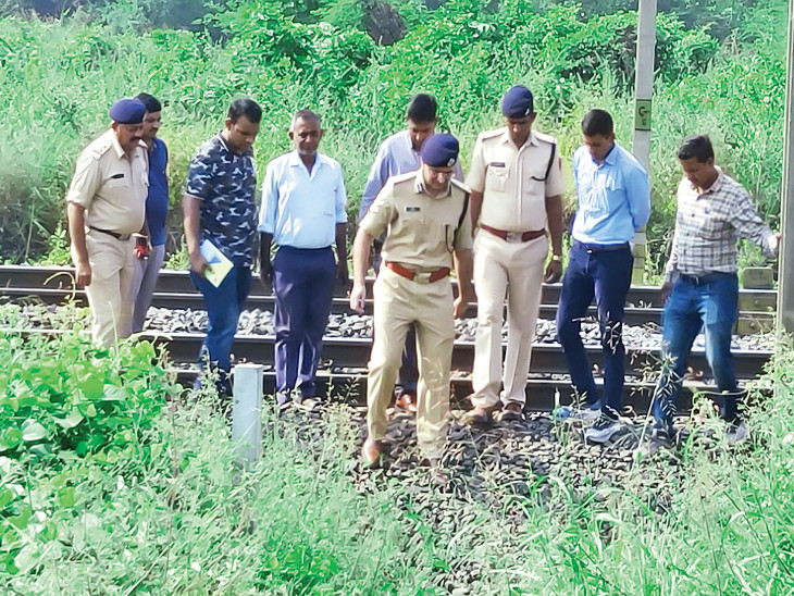 Robbers foil the signal of Kutch Express train and rob the Angadiya ...
