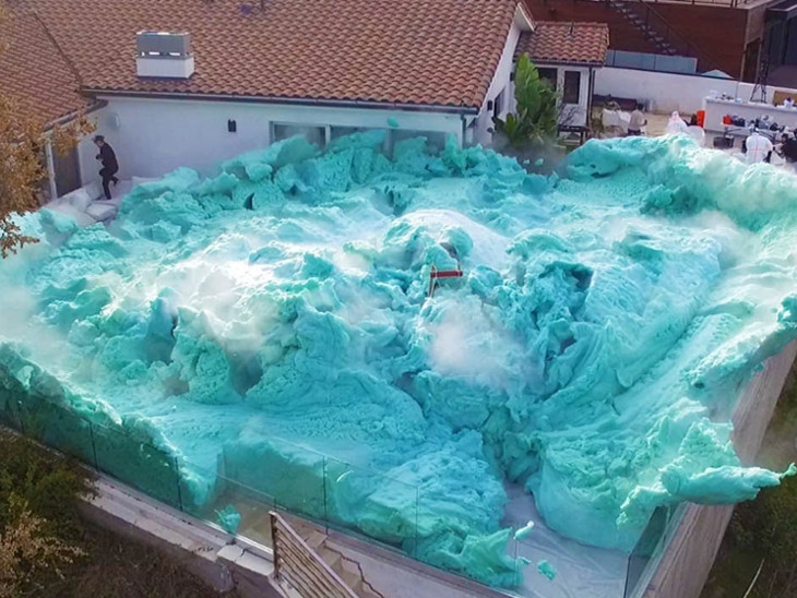 World’s Biggest ‘Elephant’s Toothpaste’ Erupts in Foam Volcano ...