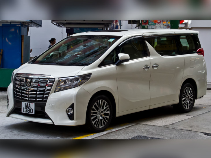 Booking for Toyota Welfare starts in India, Booking Amount Rs 10 Lakh ...