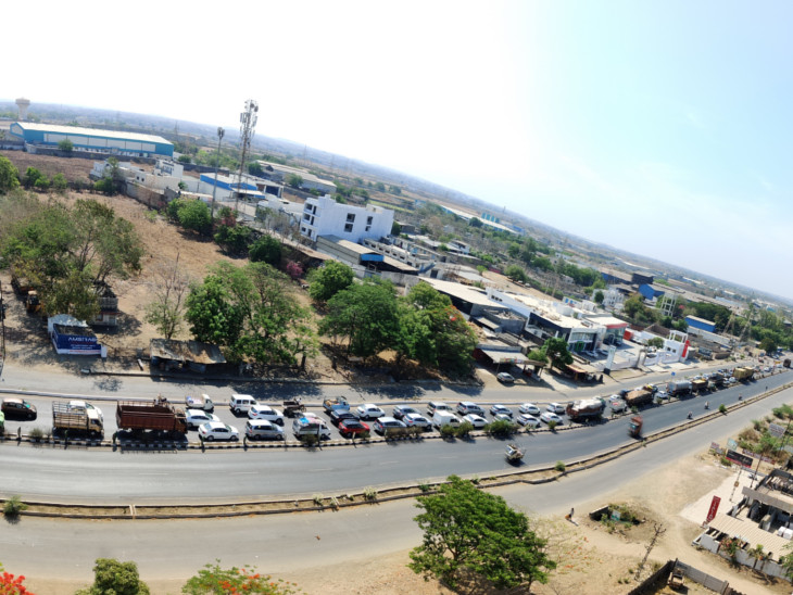 Intensive checking of vehicles by police as industrial units start at ...