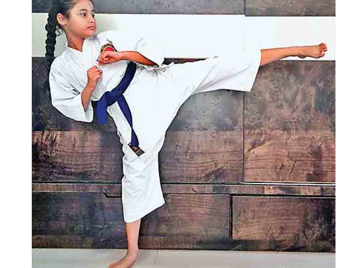 The first ever state e-kickboxing competition, the winning players will ...