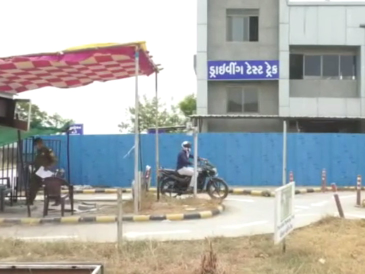 RTO office started iith strict adherence to the Covid-19 guidelines ...