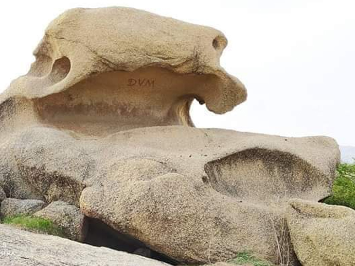 Some spectacular rocks of Idar Garh in Sabarkantha district | ખાસ ...