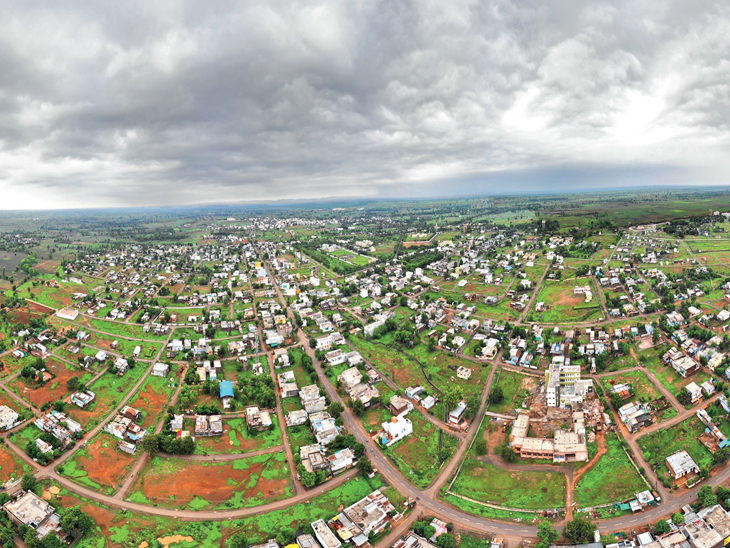 New Harsud village, social distance in every home here, no corona ...