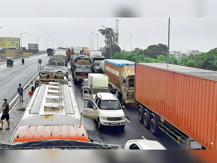 Doswada dam on Mindhola river in Songadh taluka overflowed due to heavy rains | ડેમ ઓવરફ્લો ...