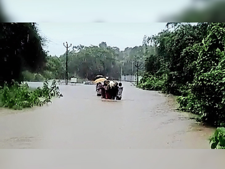 Doswada dam on Mindhola river in Songadh taluka overflowed due to heavy rains | ડેમ ઓવરફ્લો ...