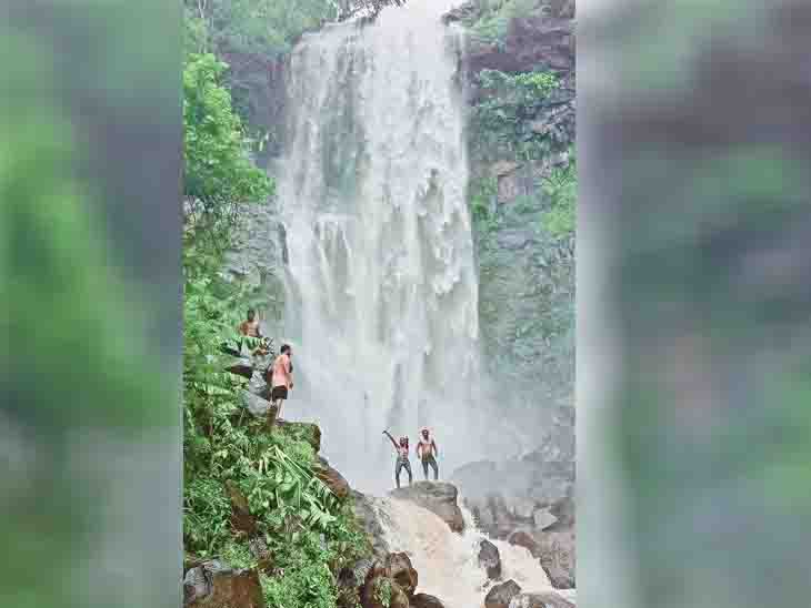 કોસમાળમાં 200 ફૂટ ઊંચેથી વરસતો ધોધ, રમણીય ધોધ સ્થાનિક પ્રવાસીઓનો આકર્ષણ ...