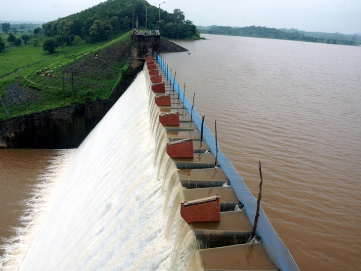Chopdavav Dam overflow near Sagbara, dam surface reaches 187.45 meters ...