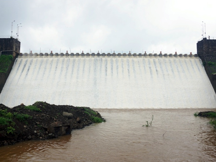 Chopdavav Dam overflow near Sagbara, dam surface reaches 187.45 meters ...