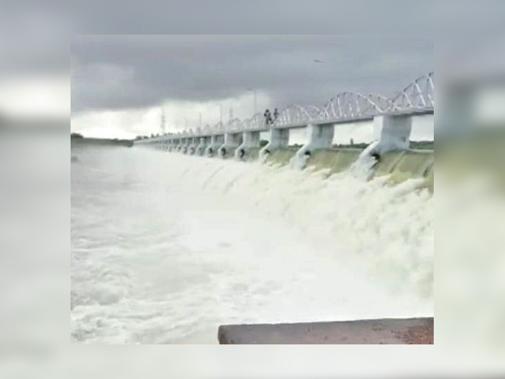 360 degree first photo of the overflowing Shetrunji Dam | ફોટોસ્ટોરી ...