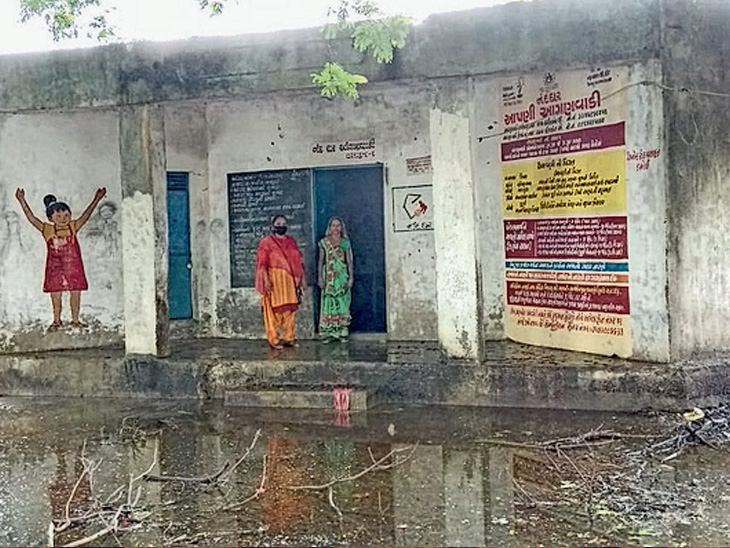 The Bhulkambhavan in the Verai Mata colony in Dabhoi turned into a bat ...