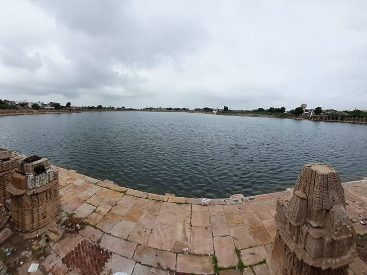 વિરમગામનું ઐતિહાસિક મુનસર તળાવ ઓવરફલો થતા નયનરમ્ય દ્રશ્ય સર્જાયા ...