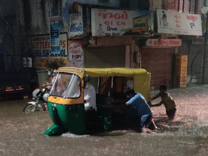 Late night light rain in eastern part of the city, devotees bid ...