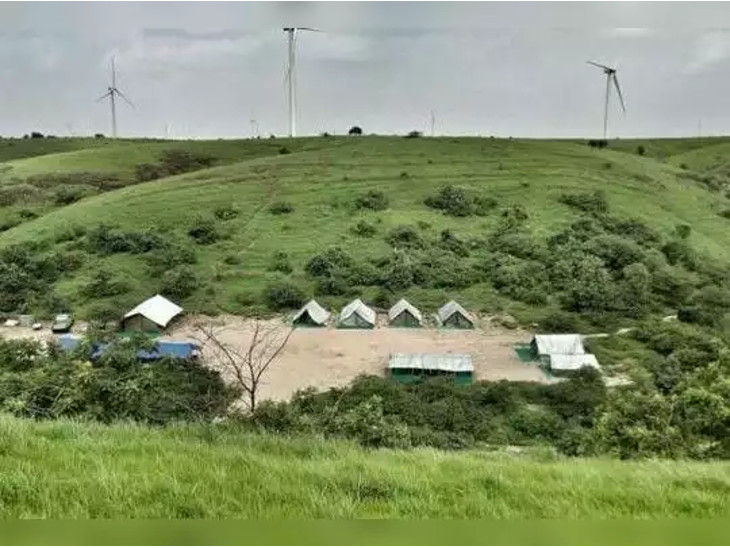 Hingolgadh fort stands at a height of 1100 feet amidst greenery for 360 ...