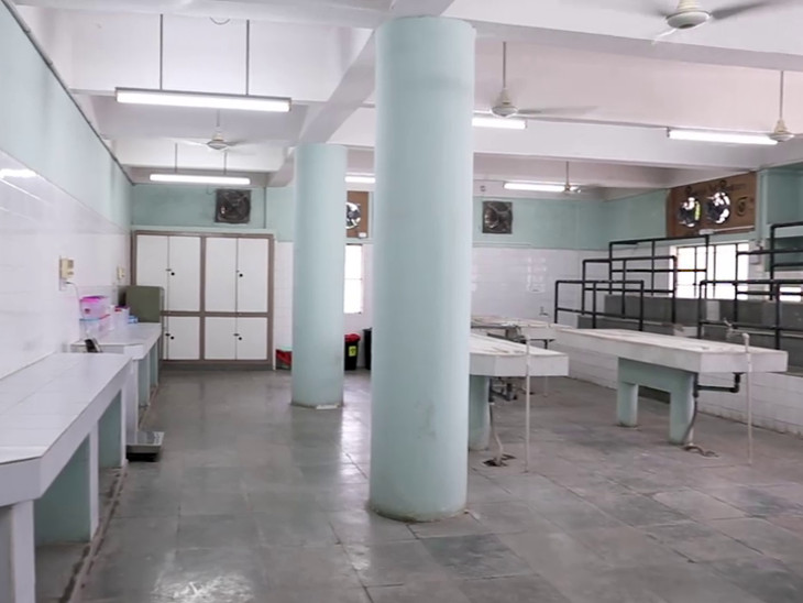 Watch the inside video of Gujarat's first pathological postmortem room