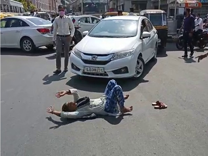 rajkot police closed Wednesday bazzar so small business mans angry