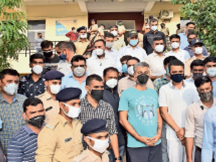 Crimes against 14 including land mafia Jayesh Patel, corporator ...