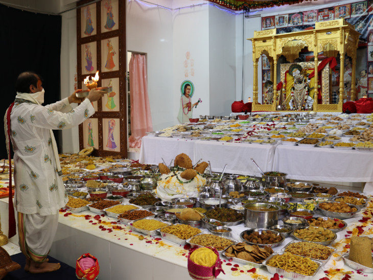 Celebration of the magnificent Annakut Festival at Gokuldham Haveli ...