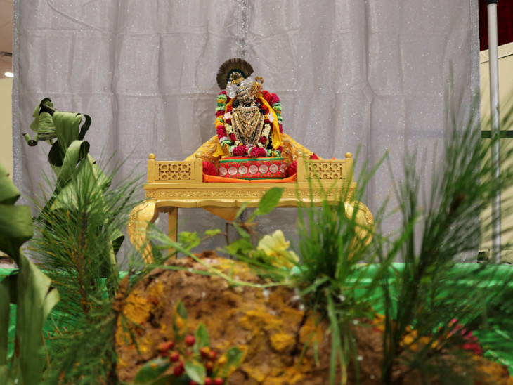 Celebration of the magnificent Annakut Festival at Gokuldham Haveli ...