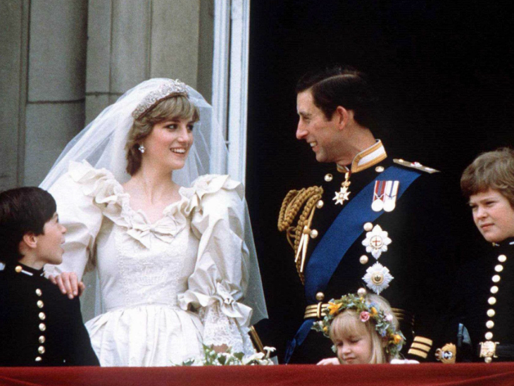 When the royal couple's divorce was announced, 1 billion people ...