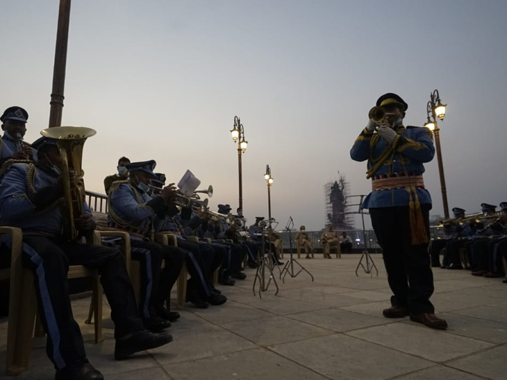 Suravali of the band for the first time at Navpallavit Surasagar ...