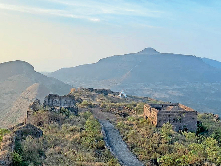 Hatgarh Fort, on the border of Saputara, attracts tourists from all ...