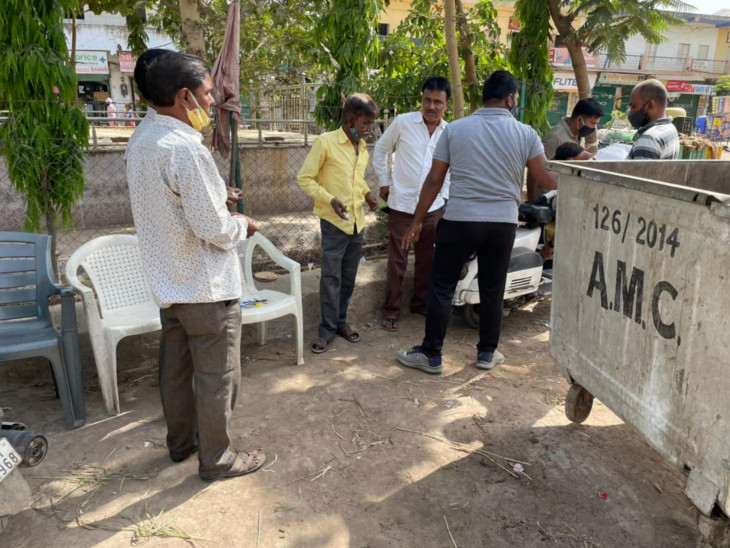 18 arrested for gambling in pavilion in front of Veer Jund Hanuman ...
