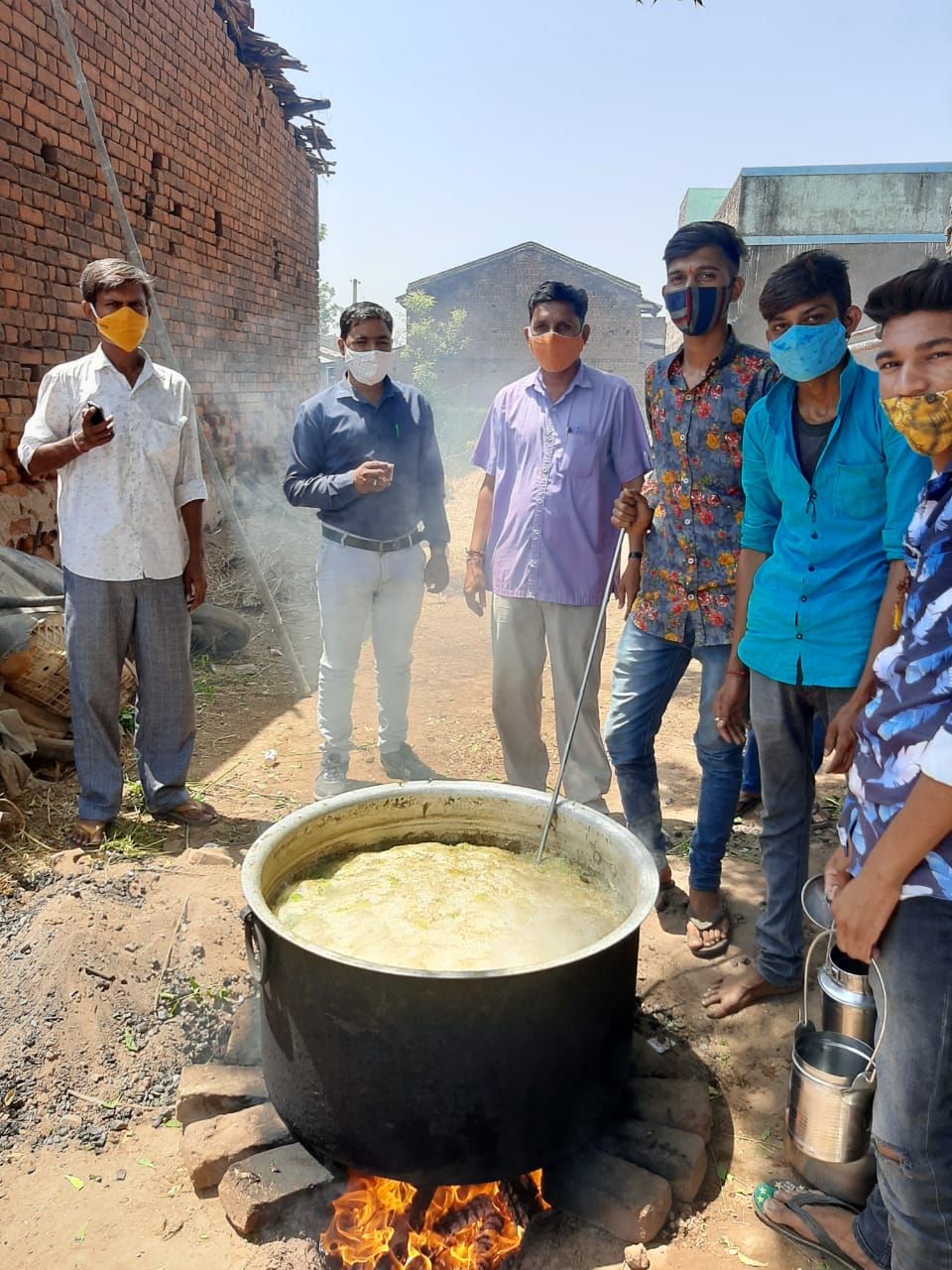 'મારુ ગામ કોરોના મુક્ત' અભિયાન અંતર્ગત સોજિત્રા તાલુકા પ્રસાશનની પહેલ ...