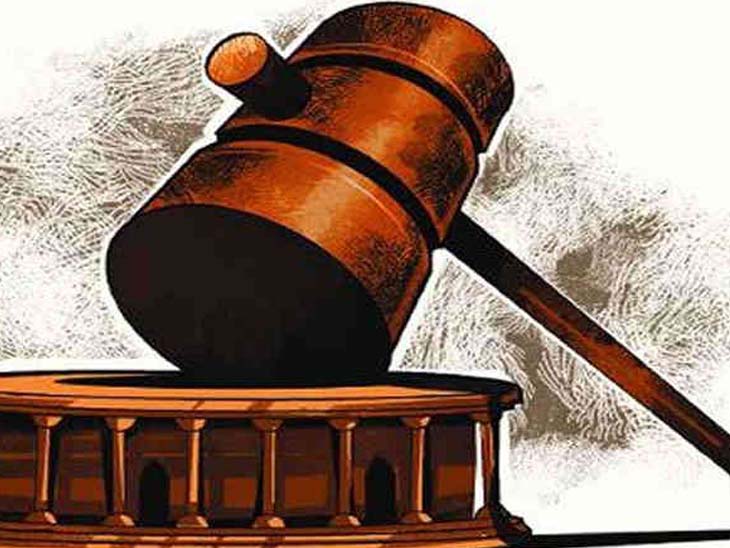 Order to acquit mother-son in five cases of check return