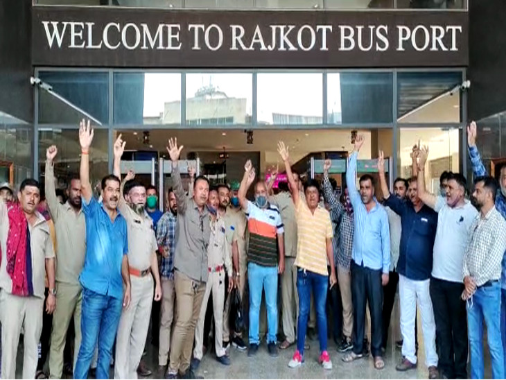 The wheels of ST buses will stop from midnight today, 2300 workers of ...