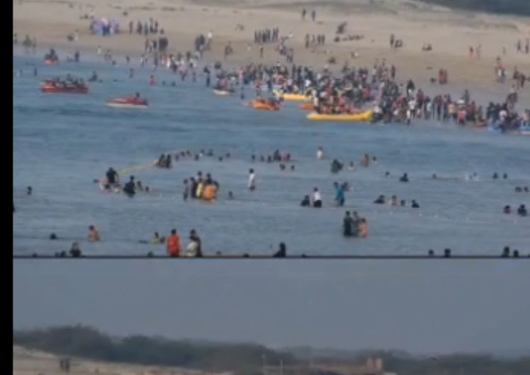 Tourists flock to Shivrajpur Beach in Dwarka, enjoy boating and scuba ...