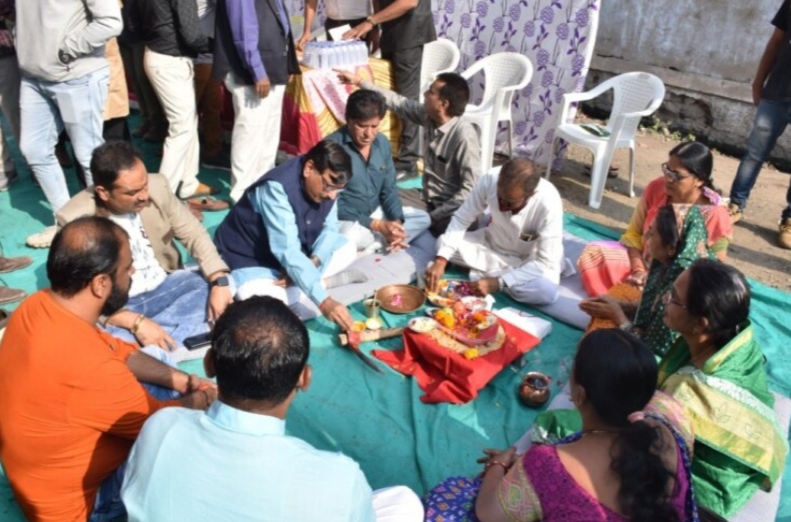 Minister of State Brijesh Merja handed over Rs. Development works were ...