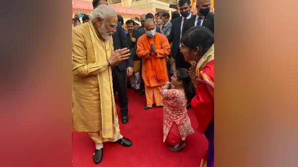 The truth behind the viral image is not an IAS officer but a 10 pass ...