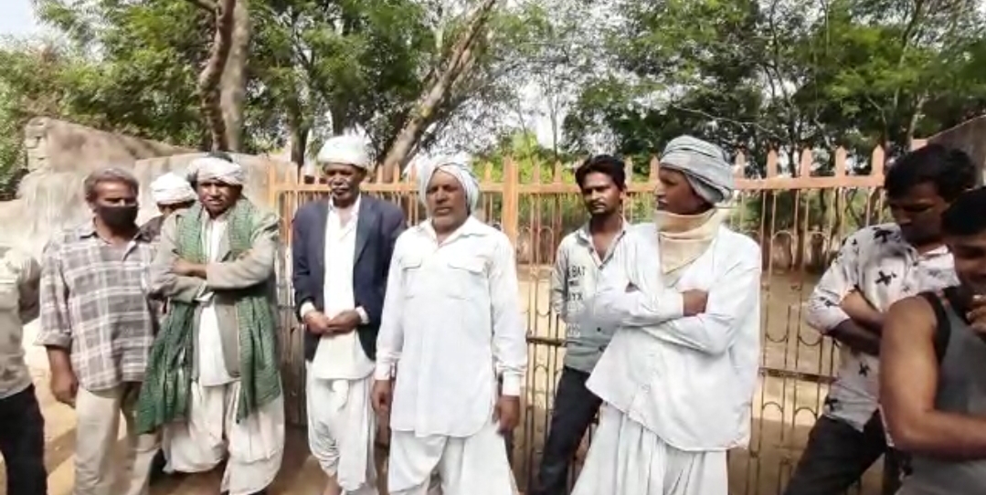 Not a single room in the primary school in Wadia village of Banaskantha ...