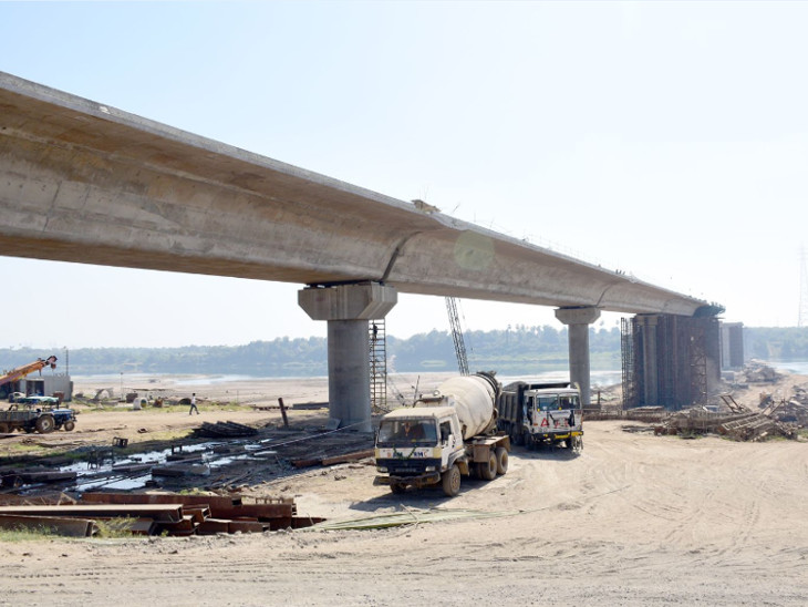 70 per cent completion of Rs 179 crore bridge on Narmada river near ...