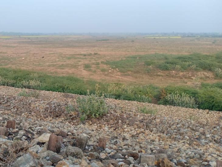 Sipu Dam has dried up due to lack of rainfall for last two years ...