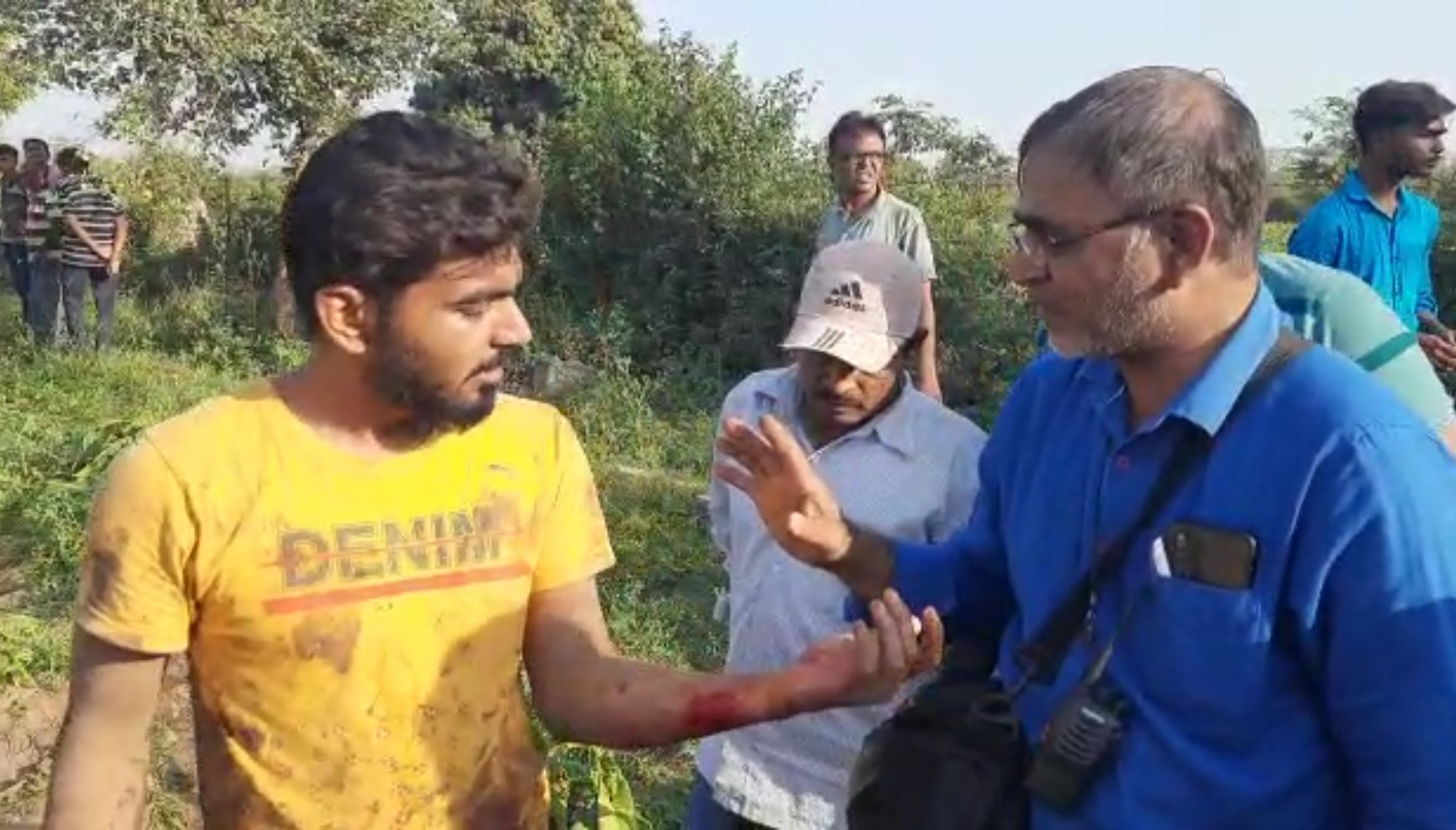 Banana farm pangolin rescued in Petlad's Dantali, two volunteers ...