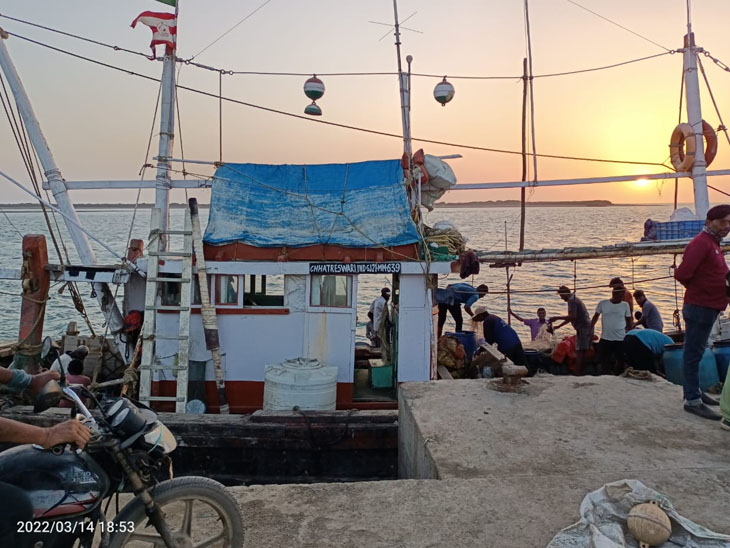 The fisherman was stranded on the boat at Jakhau port, but could not ...