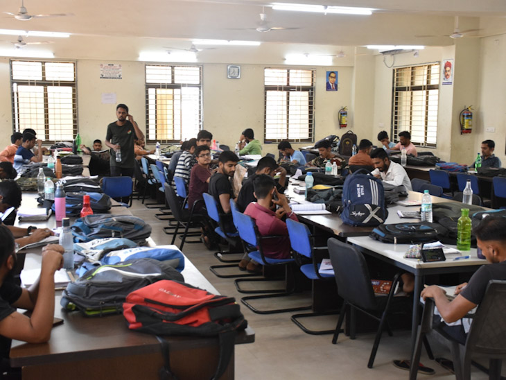 Work to make Sardar Chowk Government Library in Junagadh smart, to be ...