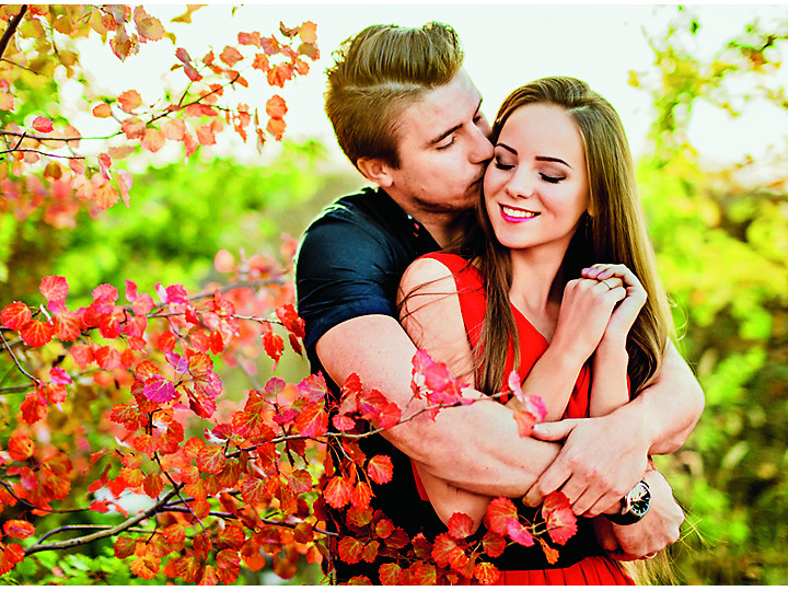 Divya Bhaskar Madhurima Magazine | Women and Girls In India, Trends ...