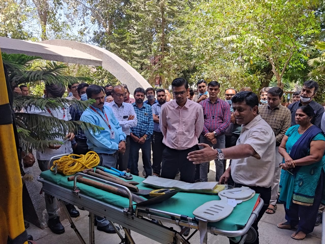 EMT by Jamnagar GVk EMRI Celebrating the day, 108 ambulance service ...