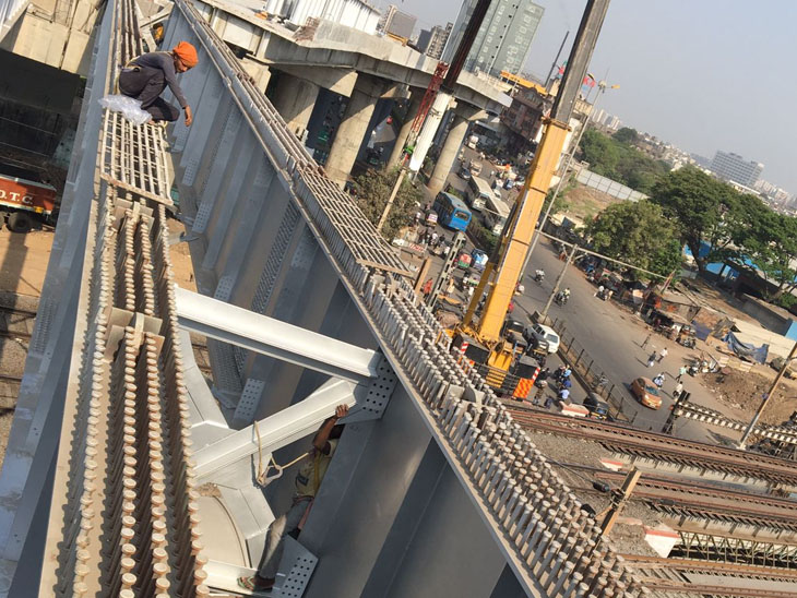 On the third day 2 more girders were placed on the Sahara Gate flyover ...