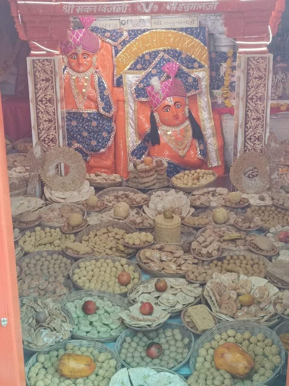 Bat Dwarka's famous Dandiwala Hanuman Temple holds food for 56 victims ...