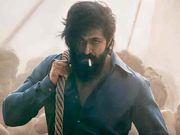 Firing at a person coming to see a movie KGF in the theater, the person ...