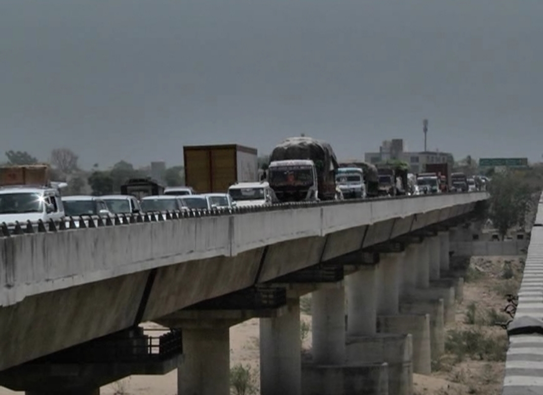 MLA Shashikant Pandya visits Deesa city due to frequent traffic ...